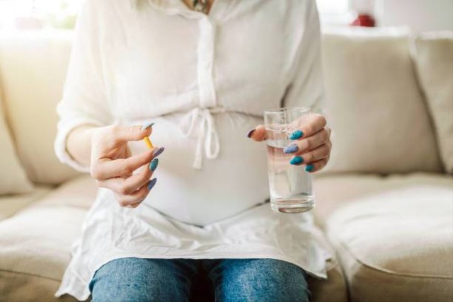 Rekomendasi Suplemen Asam Folat untuk Promil yang Optimal | kumparan.com