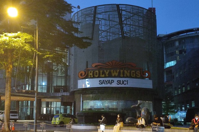 Sejarah Holywings: Dari Jualan Sayap Ayam, Promo Miras SARA, hingga ...