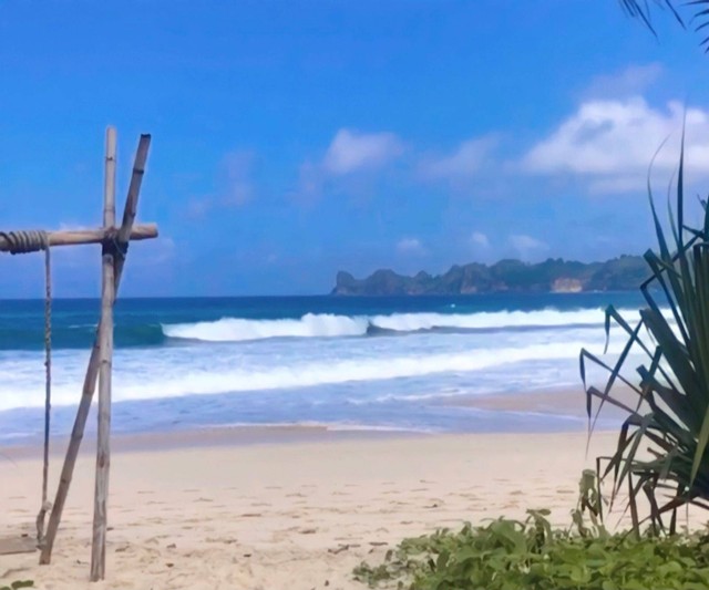 Keindahan Pantai Sendiki, Objek Wisata Tersembunyi di Kota Malang ...
