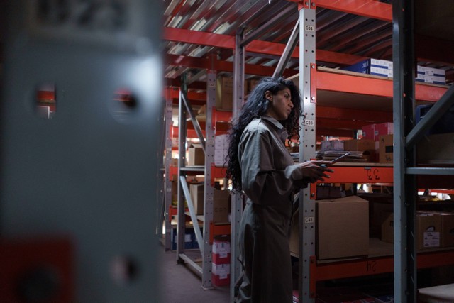 Tugas Checker dalam Pengecekan dan Pengawasan Produksi | kumparan.com