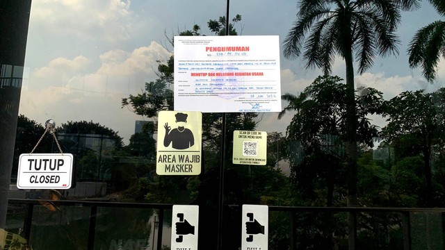 Cek TKP: Satpol PP DKI Segel Holywings Reserve Senayan | kumparan.com