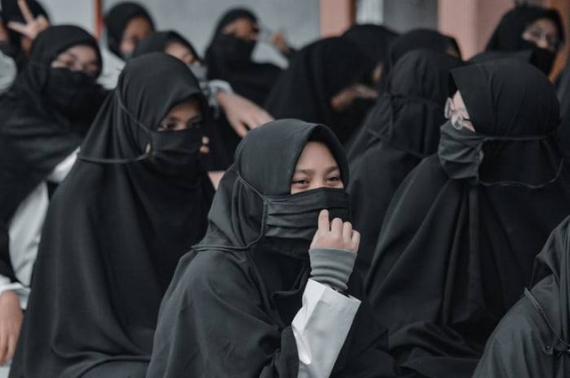 Dalil tentang Mahram Wanita yang Perlu Diketahui Muslimah | kumparan.com