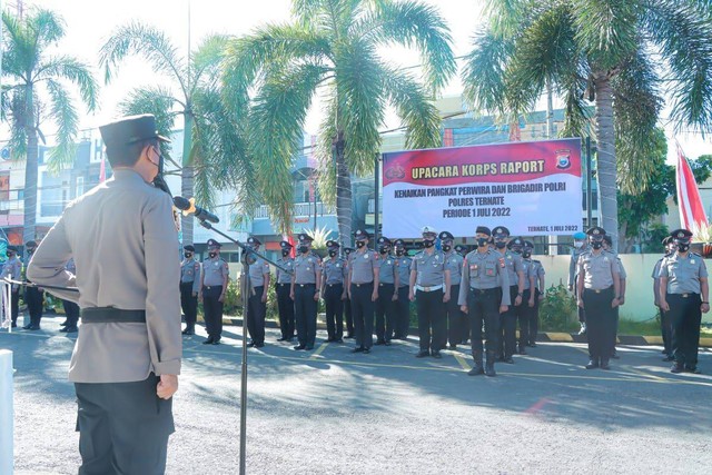 38 Personel Polres Ternate Naik Pangkat Di Hut Bhayangkara Ke 76