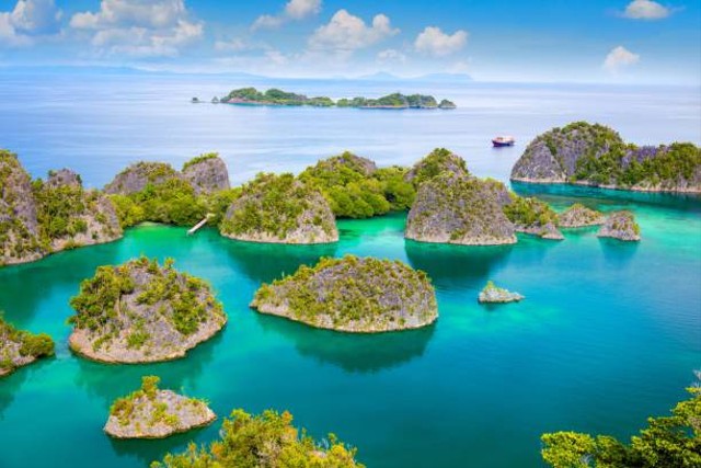 4 Pantai di Papua yang Terkenal Indah | kumparan.com