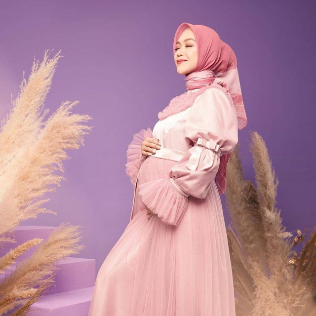 7 Potret Menggemaskan Baby Bump Ria Ricis | kumparan.com