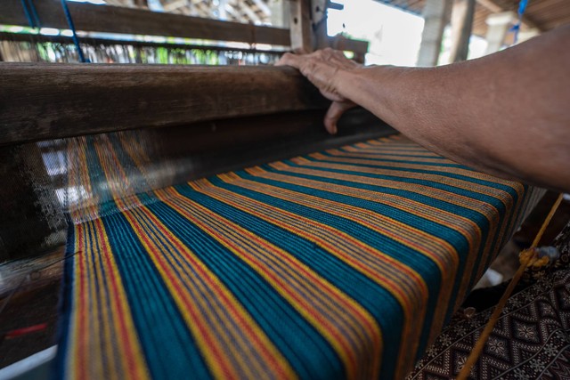 Mengenal 5 Motif Kain Lurik dan Maknanya dalam Kehidupan | kumparan.com