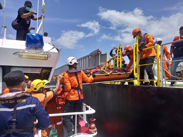 Kru Kapal Kargo WN Filipina Tewas Akibat Kecelakaan di Perairan Samudera Hindia | kumparan.com