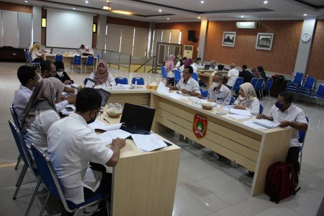 Pemkab Kobar Tinjau Perencanaan RKBMD Tahun Anggaran 2023 | kumparan.com