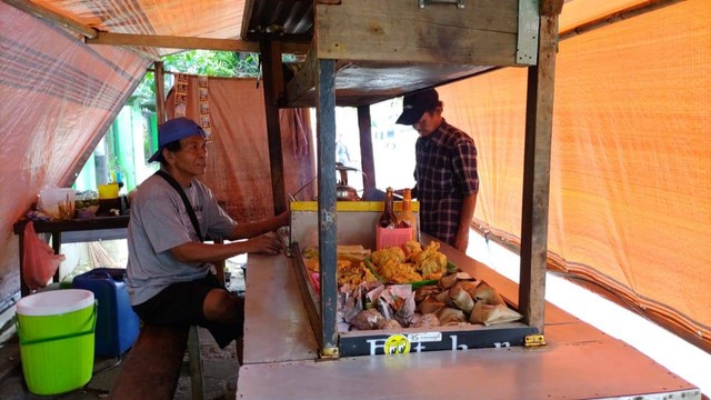 7 Fakta Unik Angkringan, dari Arti Nama sampai Punya Monumen Kebanggaan ...
