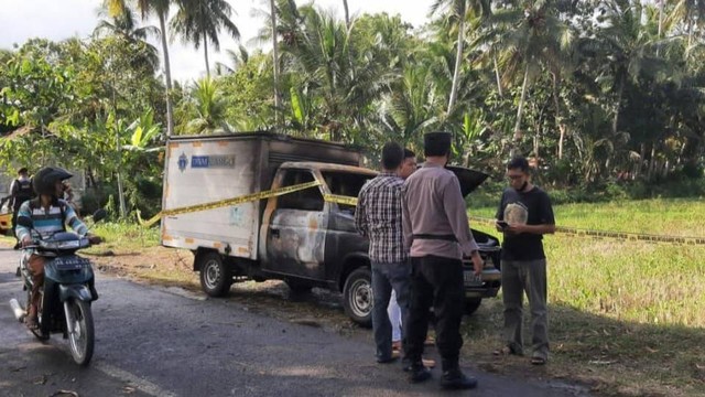 Mobil Boks di Kulon Progo Terbakar | kumparan.com