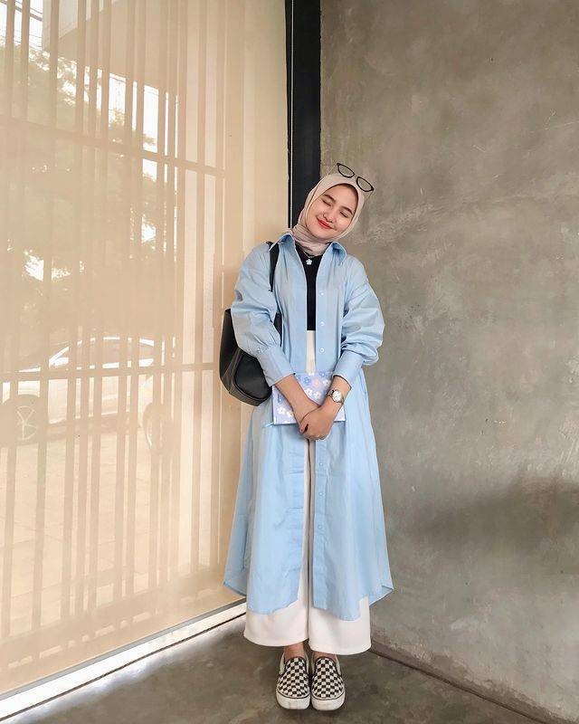 7 Ide Padu Padan outfit dengan Long Outer untuk Hijabers | kumparan.com