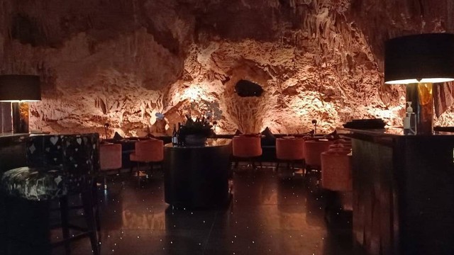 Melihat Isi Restoran di Dalam Gua di Bali yang Ditutup Satpol PP ...