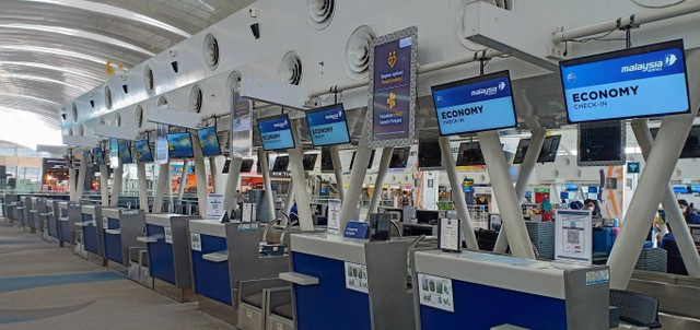 Catat! Inilah Prosedur Check in Bandara Selama Pandemi | kumparan.com