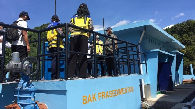 Basuki Tinjau SPAM Wae Mese II di Labuan Bajo, Diresmikan Jokowi Besok ...