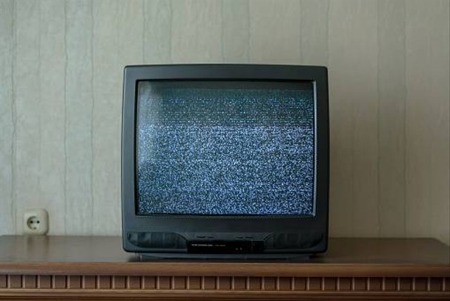 Perbedaan TV Analog dan Digital dari Kualitas Gambar hingga Jenis ...