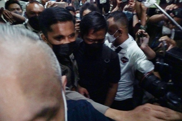 Membandingkan Pernyataan Polri dan Bharada E yang Baru | kumparan.com