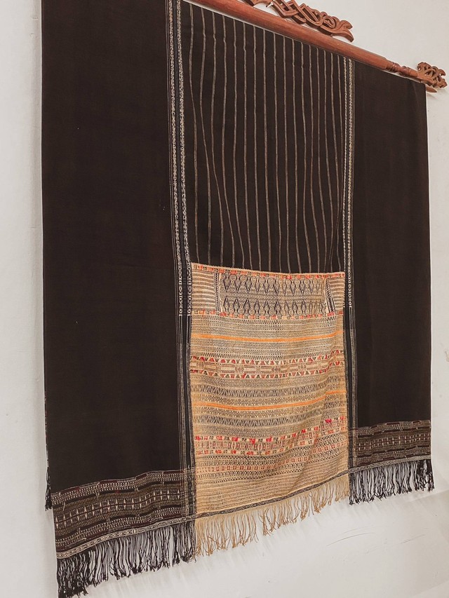 Mengintip Kain Tenun Batak dan Proses Menenun di Jabu Bonang Tobatenun ...