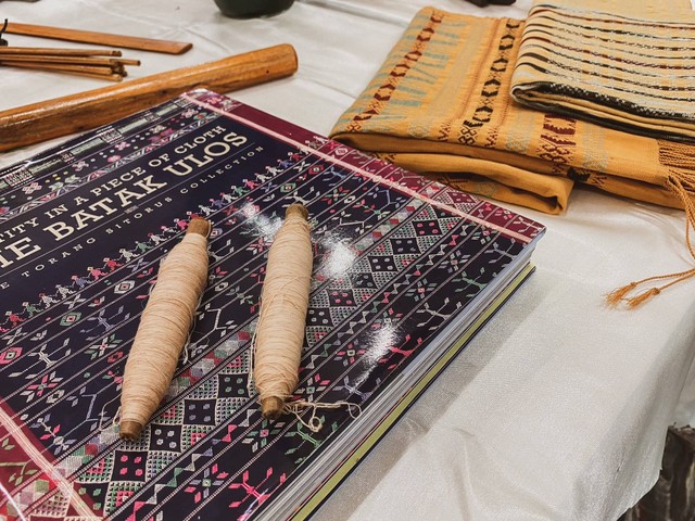 Mengintip Kain Tenun Batak dan Proses Menenun di Jabu Bonang Tobatenun ...