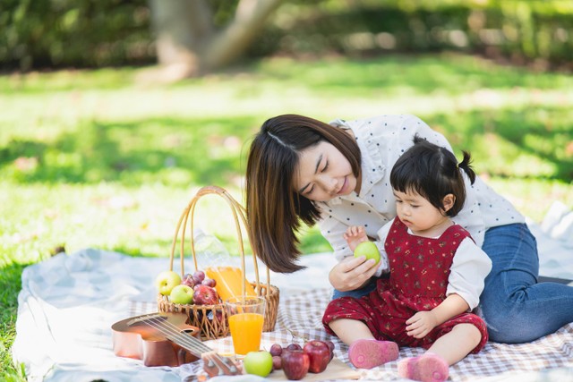 Kenapa Sih Bermain Penting Bagi Bayi? | kumparan.com