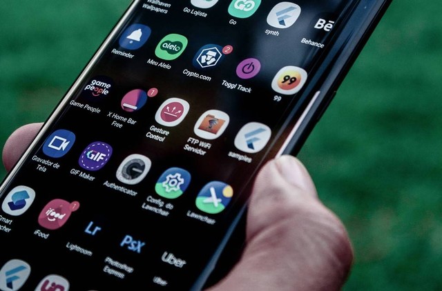 Kenapa Layar HP Bergaris? Ini Penyebab dan Cara Mengatasinya | kumparan.com