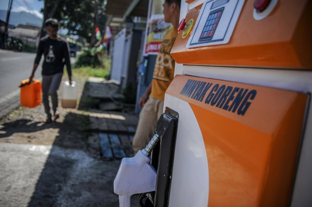 Foto: Inovasi Pom Minyak Goreng di Cisarua, Jawa Barat | kumparan.com
