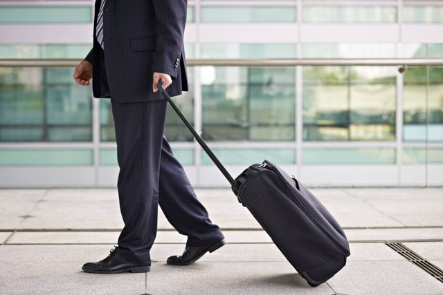 Sering Dipakai Artis, Ini 4 Rekomendasi Koper Skuter Elektrik yang ...