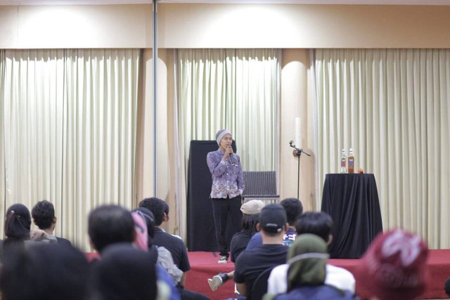 Lucunya Stand Up Tour Nopek Novian di Pasuruan, Berbicara Keluarga ...