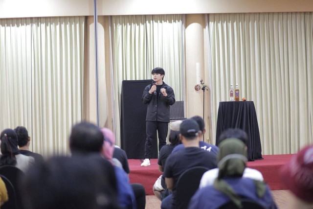 Lucunya Stand Up Tour Nopek Novian di Pasuruan, Berbicara Keluarga ...