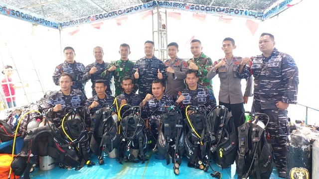Brigif 4 Marinir Kibarkan Bendera Merah Putih di Pulau Pahawang ... Brigif 4 Marinir Kibarkan Bendera Merah Putih di Pulau Pahawang ...