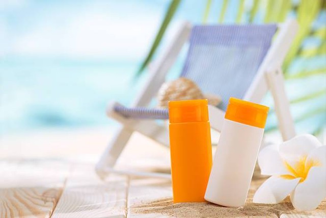 Rekomendasi Sunblock untuk ke Pantai agar Kulit Terlindungi | kumparan.com