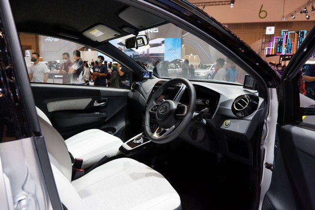 Foto: Lebih Dekat dengan Daihatsu Ayla EV, LCGC Tanpa Knalpot ...