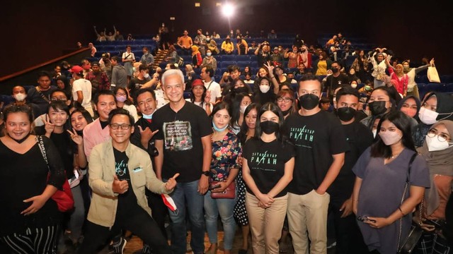 Ganjar Pranowo Nonton Film Sayap-sayap Patah, Sampaikan Pesan Kebangsaan | kumparan.com