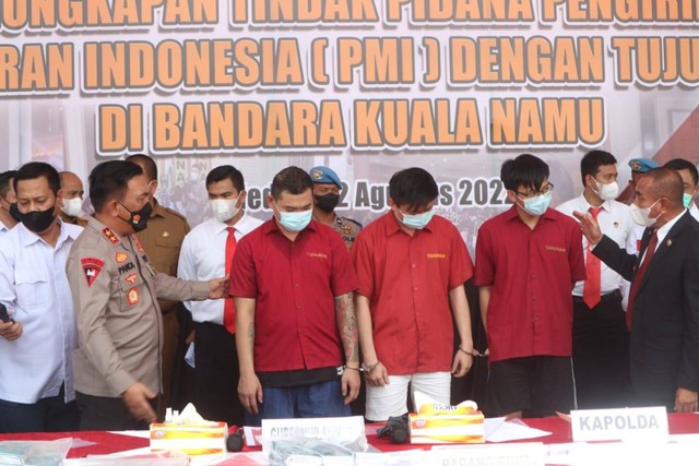 Pesawat Pembawa PMI ke Kamboja Diminta Tidak Diberikan Izin Terbang | kumparan.com