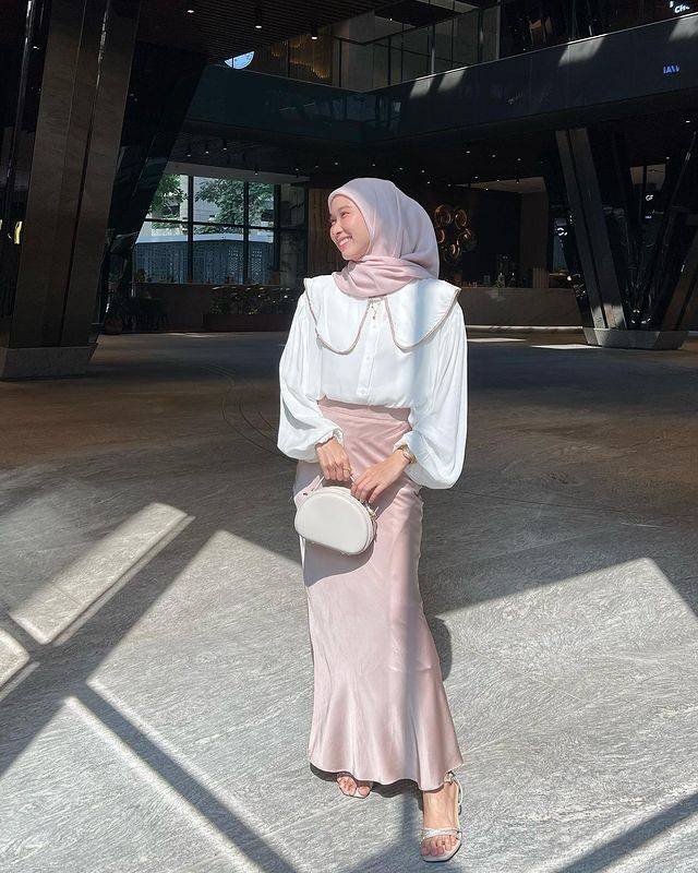 Ikuti 7 Tips Mix and Match Outfit Atasan Putih ala Selebgram Astri ...