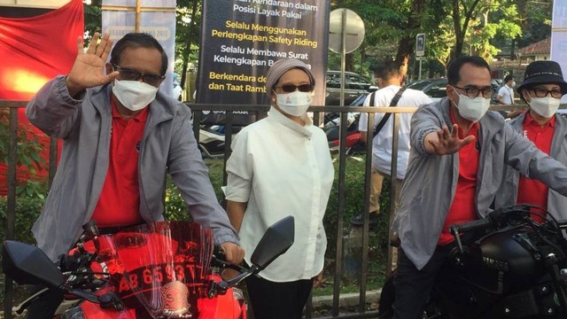 Mahfud MD hingga Budi Karya Riding Bareng Kampanyekan Keselamatan Berkendara | kumparan.com