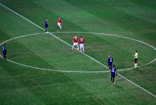 Latihan Melempar Bola ke Dalam pada Olahraga Sepak Bola: Mengenal Throw ...