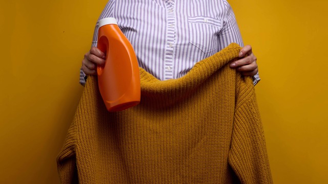 6 Tips Mencuci dan Merawat Pakaian Rajut agar Tidak Cepat Rusak ...