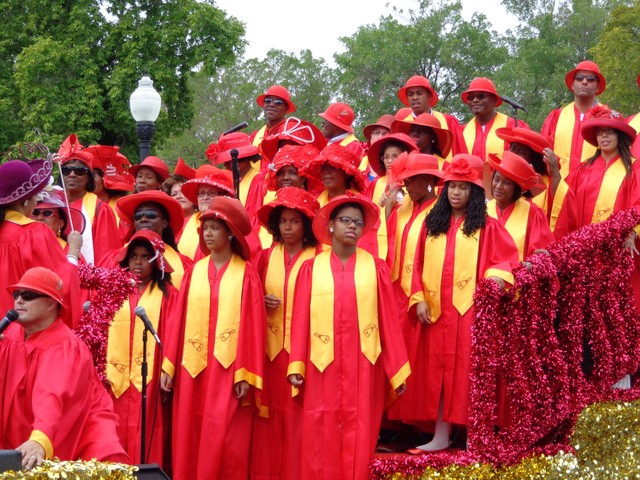 6 Perbedaan Vokal Grup dan Paduan Suara yang Paling Signifikan ... 6 Perbedaan Vokal Grup dan Paduan Suara yang Paling Signifikan ...