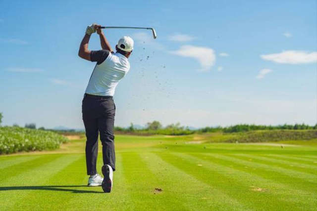 6 Tempat Main Golf di Batam yang Terbaik | kumparan.com