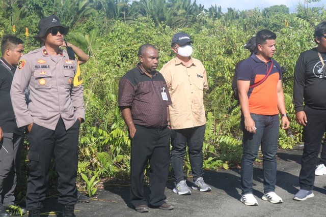 Rekonstruksi Mutilasi di Timika: 50 Adegan di 6 Lokasi Kejadian | kumparan.com