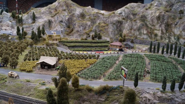 10 Contoh Karya Seni Rupa 3 Dimensi dan Fungsinya | kumparan.com