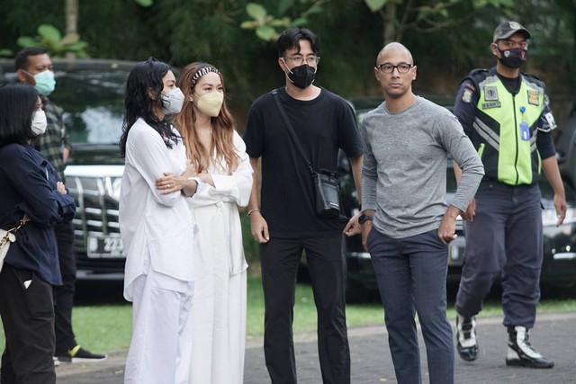 5 Fakta Terkait Meninggalnya Reza Gunawan, Suami Dewi Lestari ...