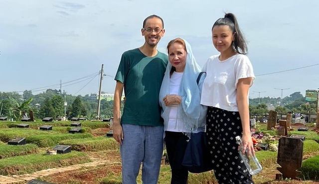 Sharena Delon di Rumah Duka Reza Gunawan: Aku Harus Anterin Kakak Exit ...