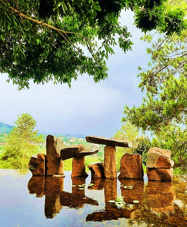 Mengagumi Wot Batu, Destinasi Sempurna Penikmat Wisata Sejarah ...