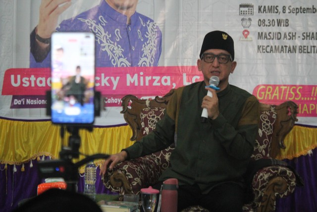 Foto: Ustaz Zacky Mirza Safari Dakwah ke Masjid Ash-Shadiqin Sungai ...