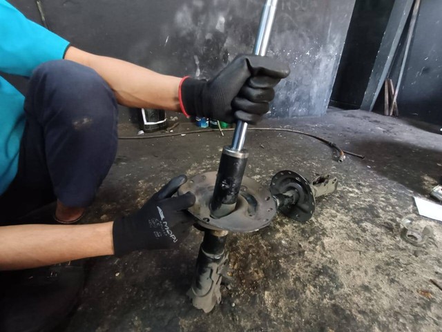 Sering Diabaikan, Shockbreaker Mobil Wajib Dicek 10 Ribu Km Sekali ...