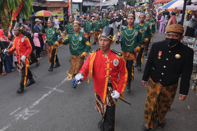 Foto: Kemeriahan Karnaval Pengging Fair 2022 di Boyolali | kumparan.com