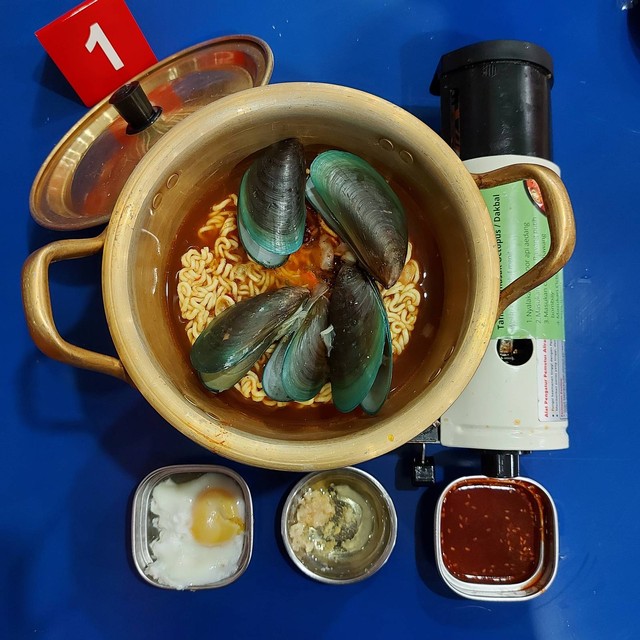 Bersantap Malam ke Nolda Pocha, Tempat Makan ala Korea yang Viral di ...