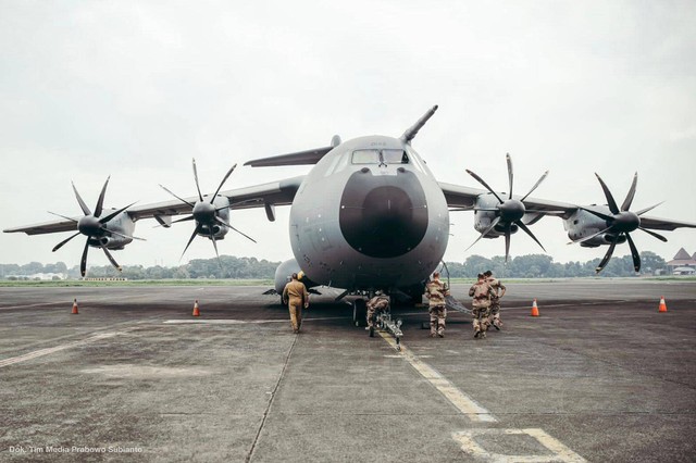 Aksi Rafale dan Pesawat A400M di Langit Indonesia | kumparan.com