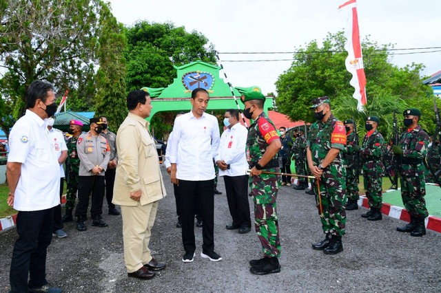 Jokowi dan Prabowo Serahkan 40 Motor di Kodim 1503/Tual: Babinsa Kita ... Jokowi dan Prabowo Serahkan 40 Motor di Kodim 1503/Tual: Babinsa Kita ...